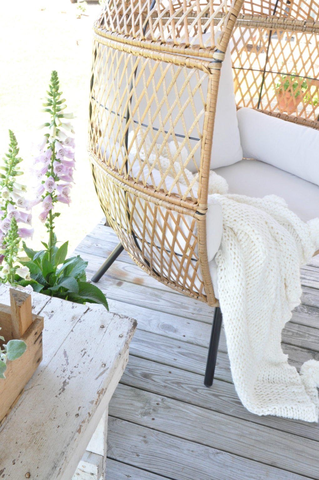 The Coziest Outdoor Chair - Becky's Farmhouse